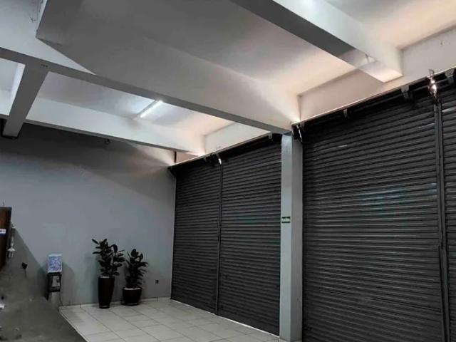 Galpão/Depósito/Armazém para venda tem 650 metros quadrados