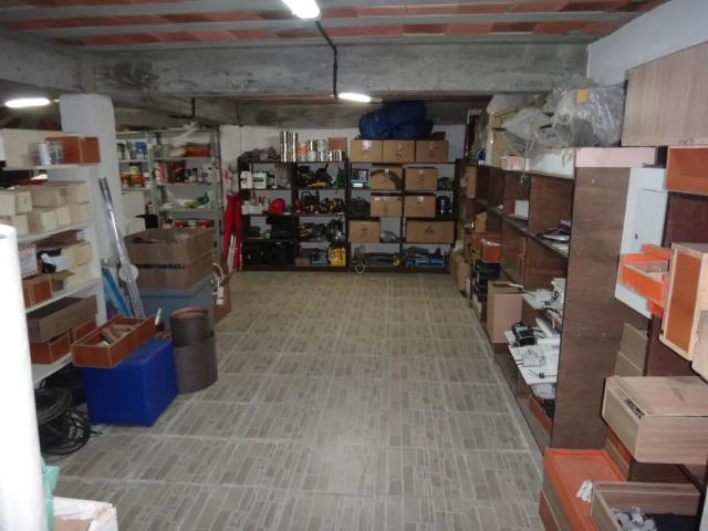 Galpão/Depósito/Armazém para venda com 900 metros quadrados