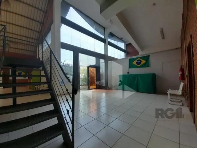Galpão/Depósito/Armazém para Aluguel no Bairro Navegantes com 2400 m² de Área Útil