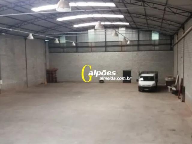 Galpão/Depósito/Armazém para aluguel possui 1100 metros quadrados