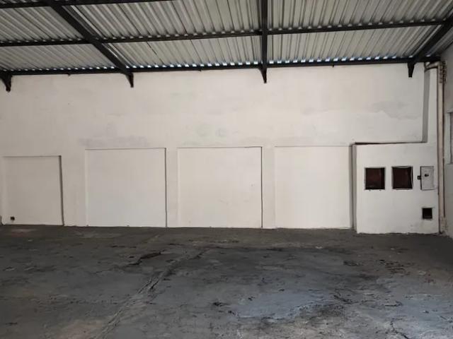 Galpão/Depósito/Armazém para aluguel possui 184 metros quadrados