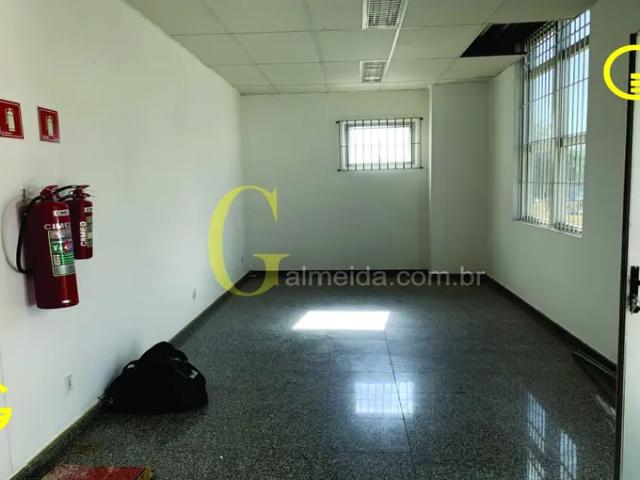 Galpão/Depósito/Armazém para aluguel possui 2239 metros quadrados