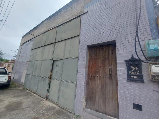 Galpão/Depósito/Armazém à Venda, 300 m² por R$ 500.000