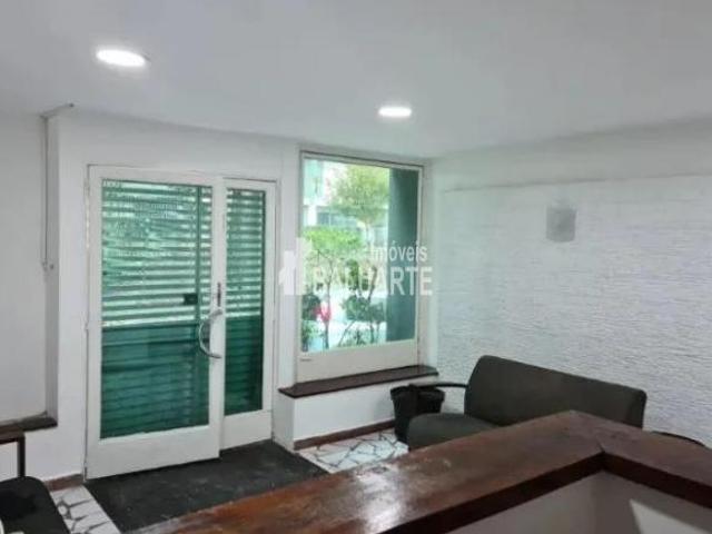 Galpão/Depósito/Armazém e 2 banheiros à Venda, 165 m² por R$ 890.000