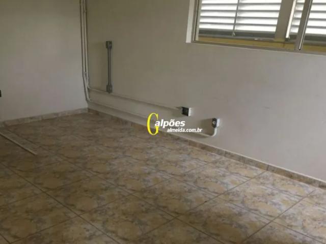 Galpão/Depósito/Armazém para aluguel possui 1180 metros quadrados
