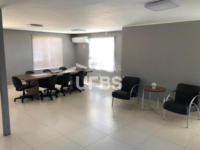 Galpaocom estrutura completa no DAIAG: galpão com pé direito de 10m e fácil acesso à BR 153