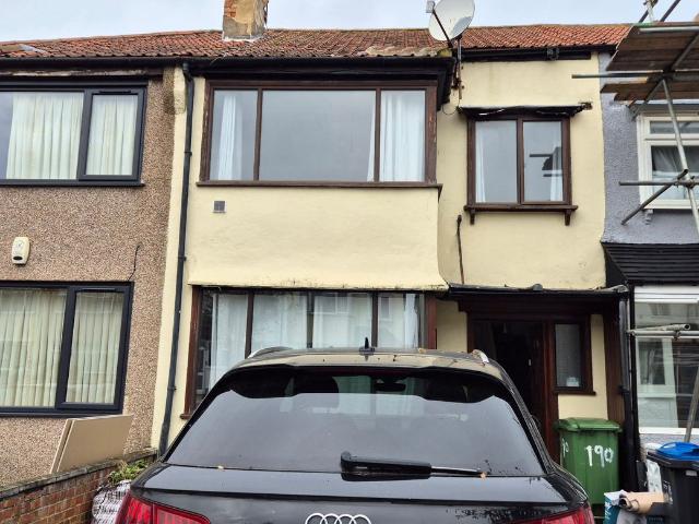 Galpins Road, Thornton Heath CR7, 4 bed terraced house to rent, £2,500 pcm | PrimeLocation