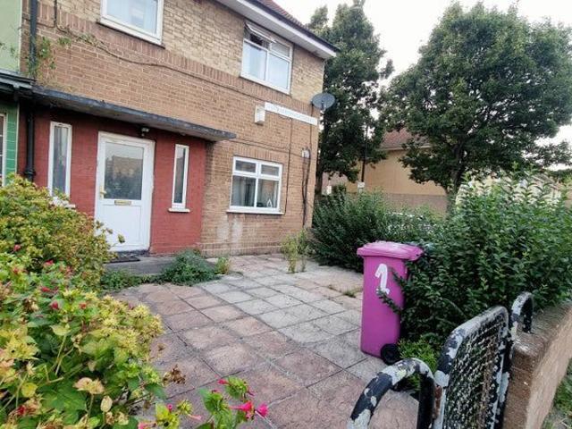 Galsworthy Avenue E14, Room to rent, £780 pcm | PrimeLocation