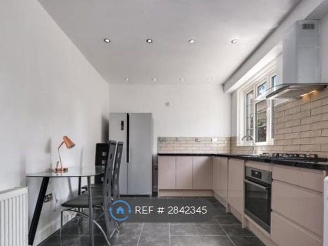 Galsworthy Avenue, London E14, 4 bed terraced house to rent, £3,500 pcm | PrimeLocation