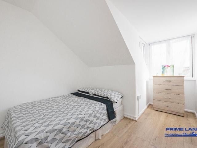 Galsworthy Avenue, Stepney Green, London E14, Room to rent, £784 pcm | PrimeLocation