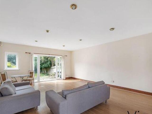 Gap Road, Wimbledon, 2 Bedroom Flat