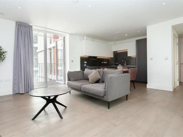 Gartons Way SW11, 2 bed flat to rent, £2,800 pcm | PrimeLocation