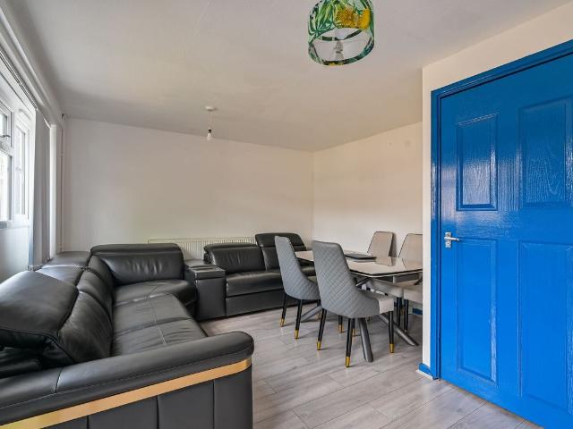 Garvary Road, Canning Town, London E16, 2 bed maisonette to rent, £2,600 pcm | PrimeLocation