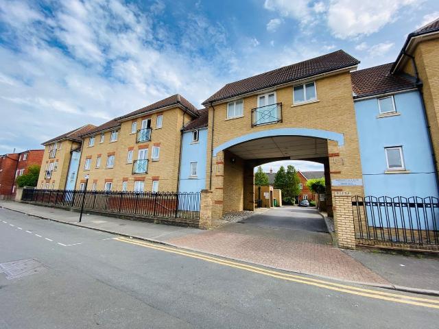 Garvary Road, London E16, 2 bed flat to rent, £1,750 pcm | PrimeLocation