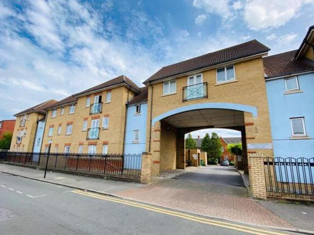 Garvary Road, London, 2 Bedroom Flat