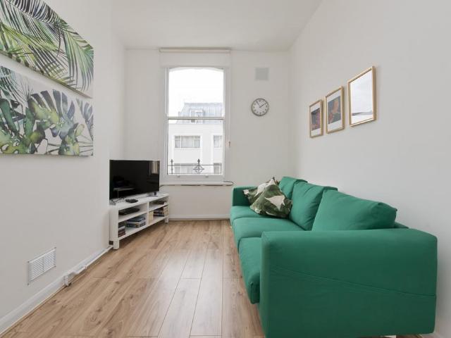 Garway Road, London, W2 1 bed flat to rent £2,496 pcm £576 pw