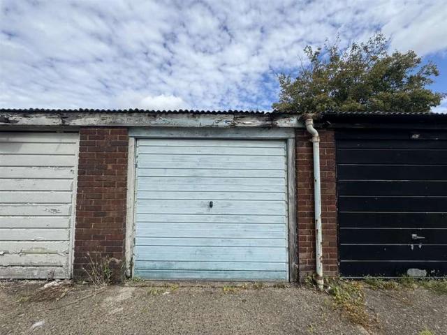 Garage Commercial