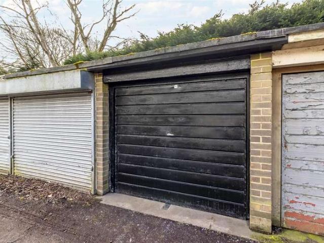 Garage Commercial