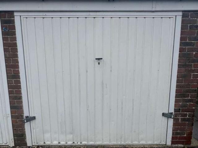 Garage Commercial