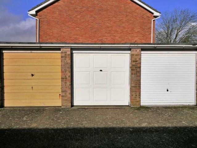 Garage Commercial