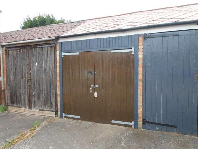 Garage Commercial