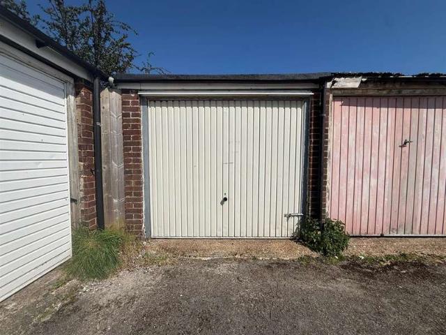 Garage Commercial