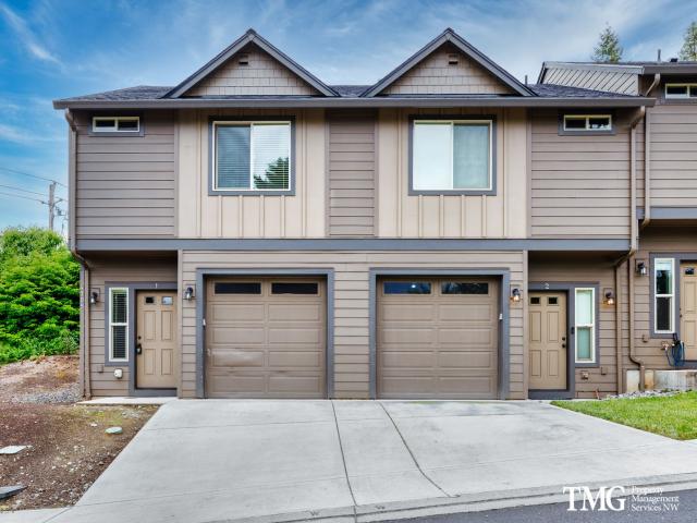 Garage, Backyard, 3 Bedroom Now Leasing