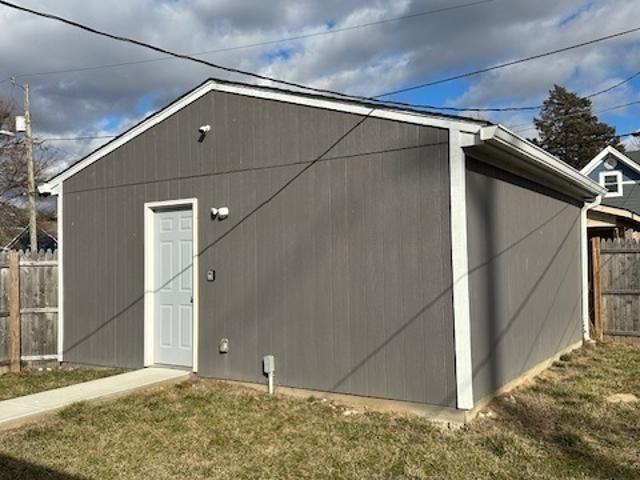 Garage For Rent