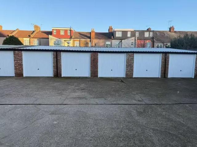 Garage for rent in Coronation Road, London, E13
