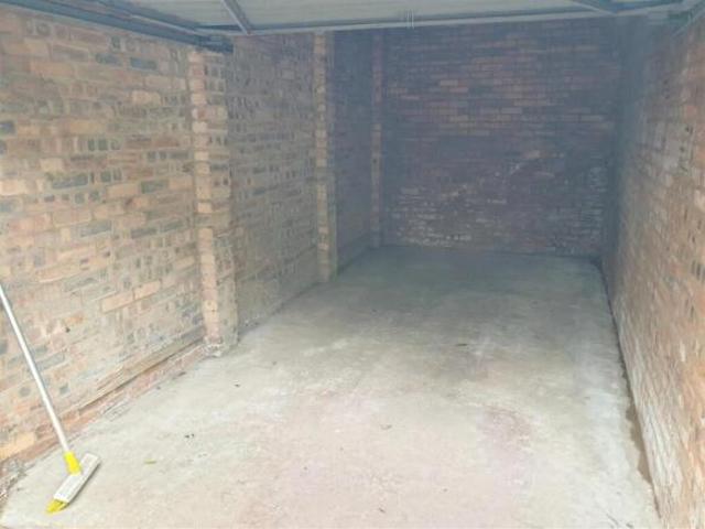 Garage for rent in Clarence Gardens, Hyndland, Glasgow, G11