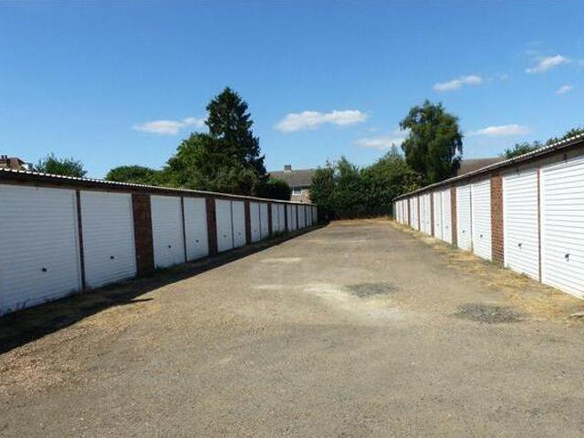 Garage For Rent In Goldington Road