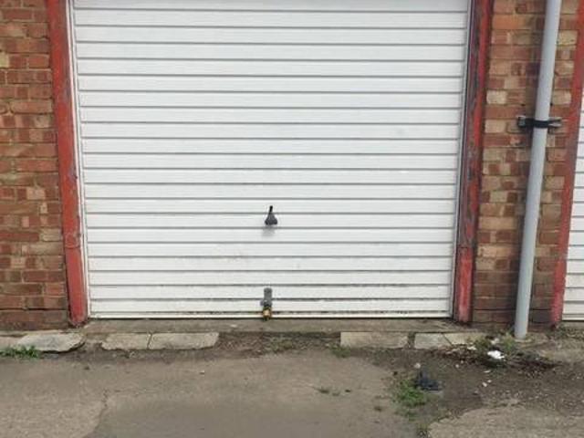 Garage for rent in Gatwick RoadGravesendDA12
