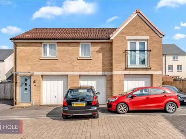 Garage for rent in Daisy Walk, Emersons Green, Bristol, Glouce.