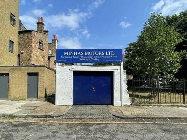 Garage for rent in Kelvin Road N5