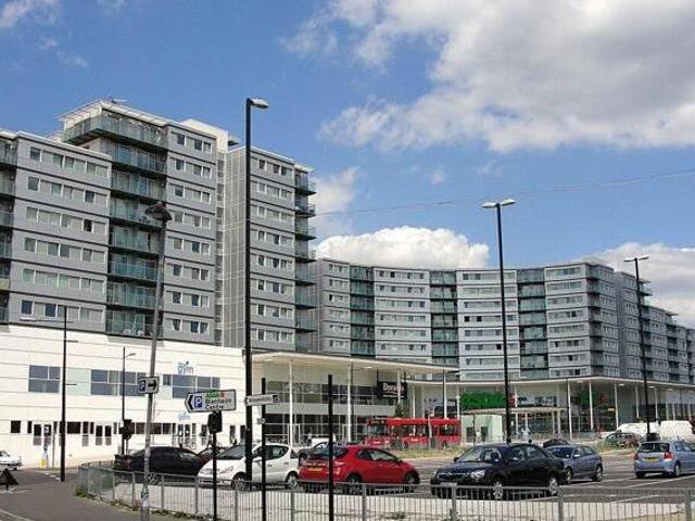 Garage For Rent In Hounslow, London