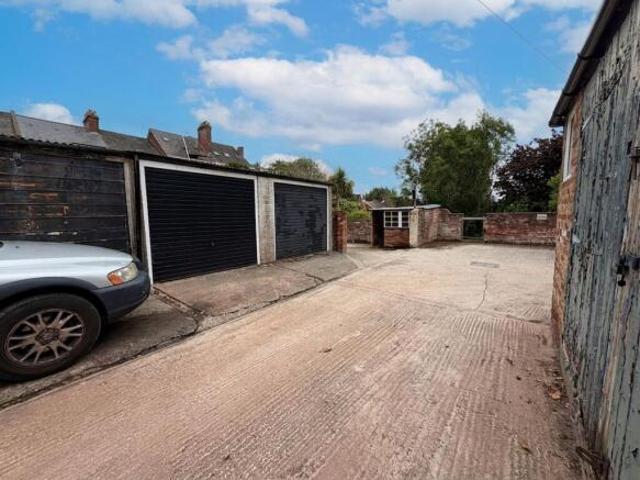 Garage for rent in Old Tiverton Road, Exeter, EX4