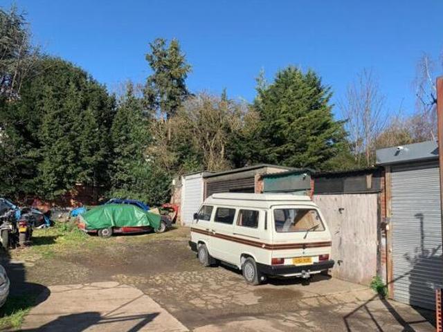 Garage For Rent In South Croydon