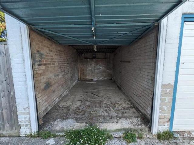 Garage for rent in Shirley Close, Worthing, BN14