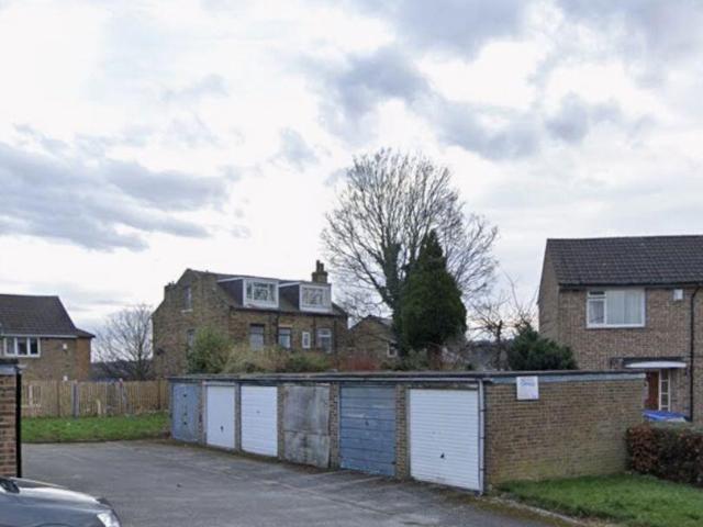 Garage for rent in Stubbing Way, Shipley, BD18
