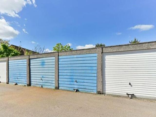 Garage For Rent In Sutton