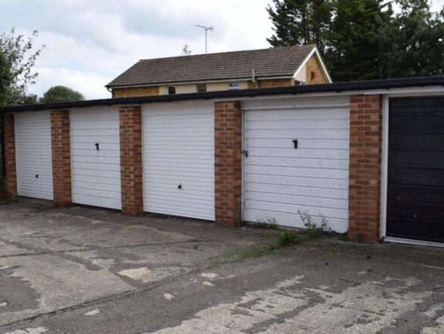 Garage for rent in Woodcroft Drive, Eastbourne, BN21