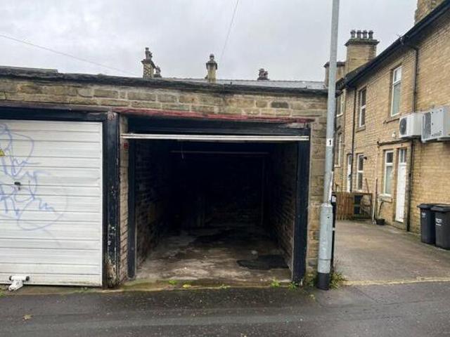 Garage For Rent In West Yorkshire, Halifax