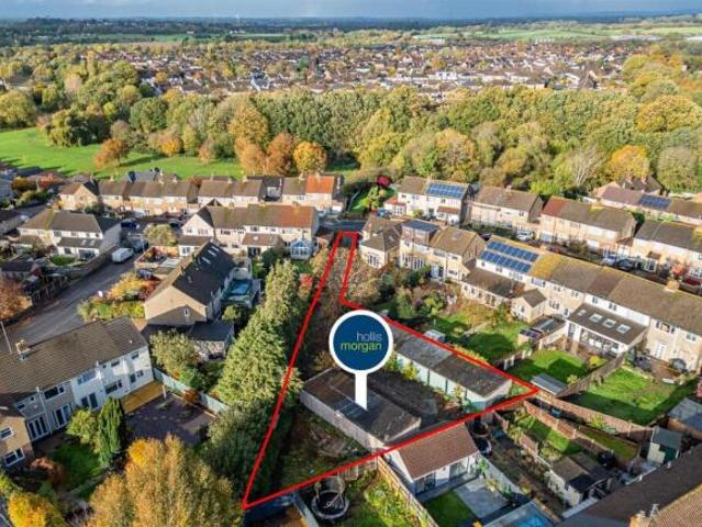 Garage for sale in 0.177 Acres | 14 Garages | Downend, BS16