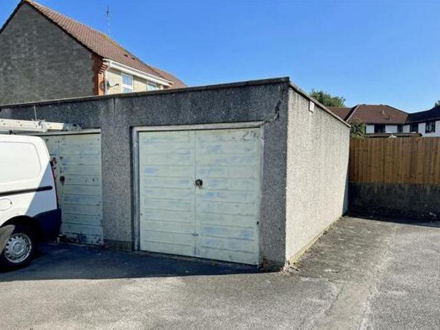 Garage For Sale In Kingswood