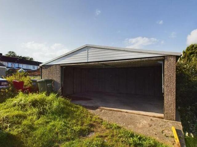 Garage For Sale In Kingswood