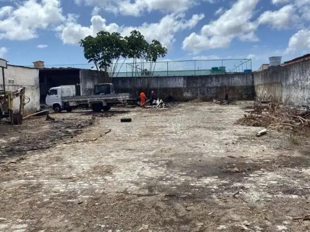 Garagem para Locação em Maceió/AL Tabuleiro do Martins 2 Quartos
