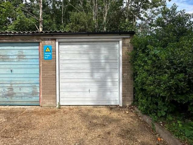 Garages Garage / Parking