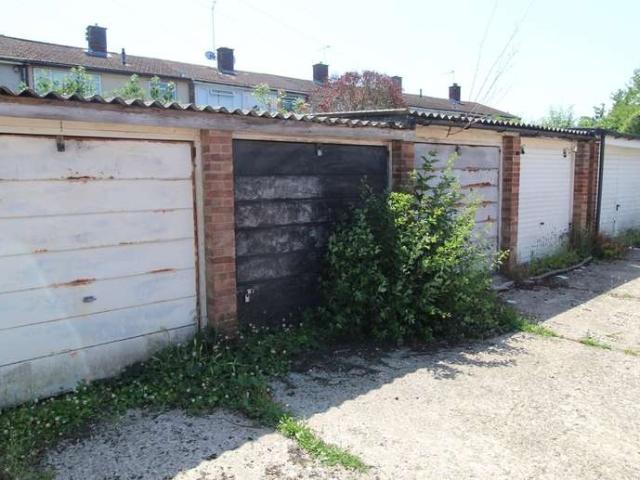 Garages Garage / Parking