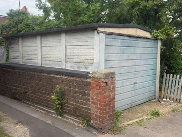Garages Garage / Parking
