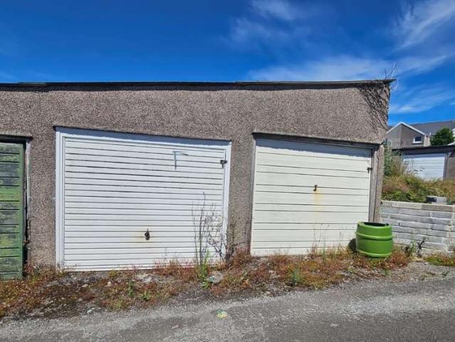 Garages Garage / Parking